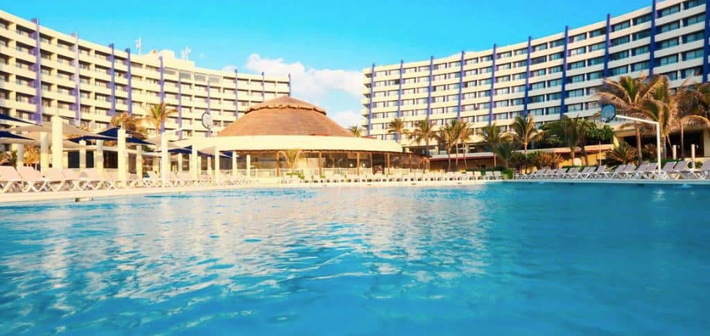 Crown Paradise Club Cancun