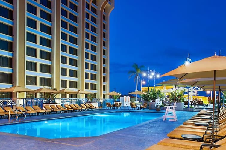 Disney’s Paradise Pier Hotel