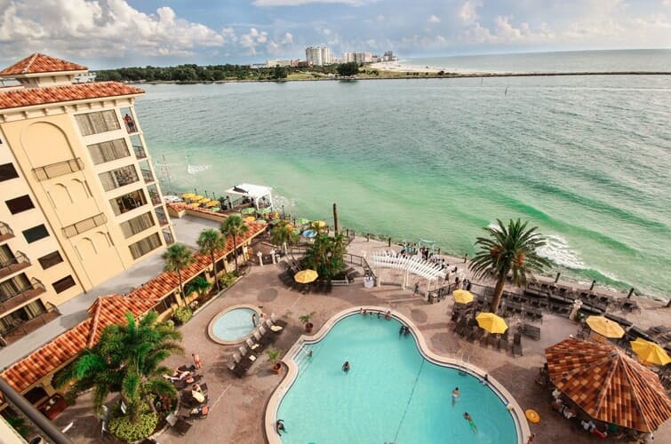 Holiday Inn Hotel Suites Clearwater Beach