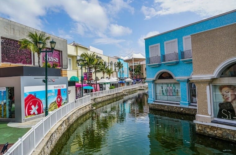 Visit Cancun In The Rainy Summer Season Between July And October For The Best Discounts For Shopping