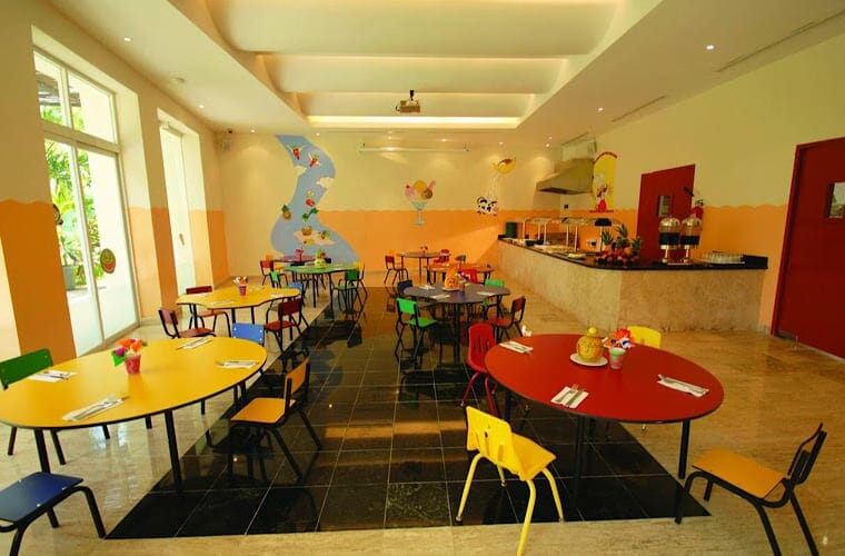 Kid&rsquo;s Food Area at Oasis and Grand Oasis