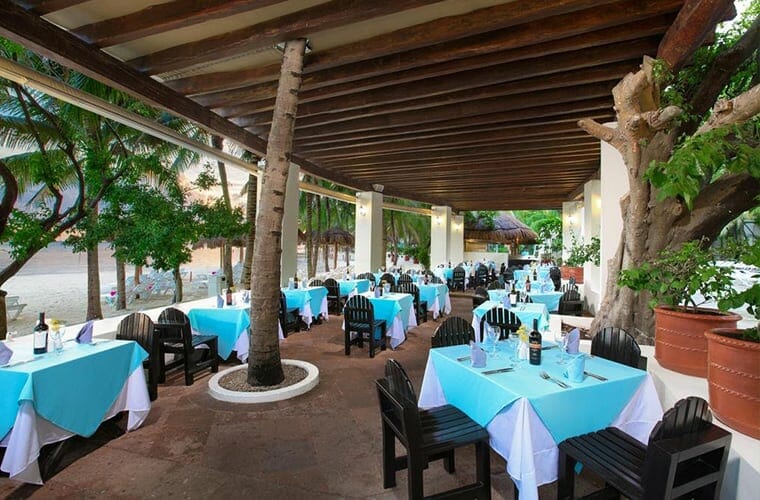 Oasis Palm Cancun Dining Options