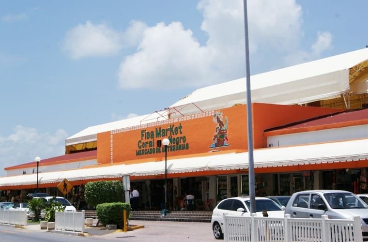 Coral Negro Flea Market