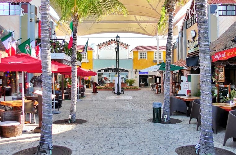 La Isla Shopping Village