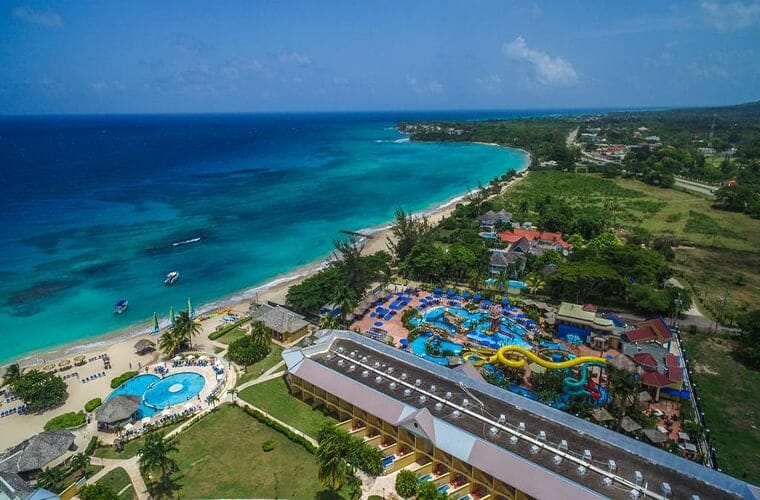 Pools And Hot Tubs At Jewel Runaway Bay