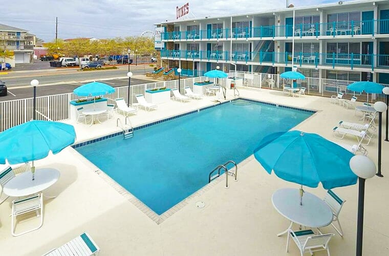 Dunes Manor Hotel, Court & Suites