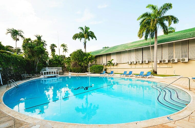 Shaw Park Beach Hotel & Spa