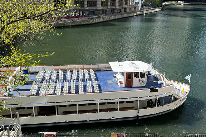 chicago river cruise