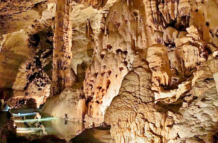 Natural Bridge Caverns