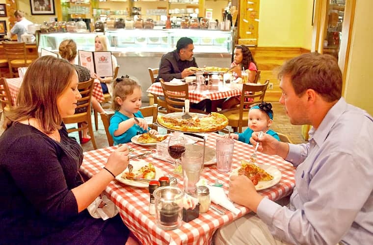 Sal Mookie&rsquo;s New York Pizza And Ice Cream Joint