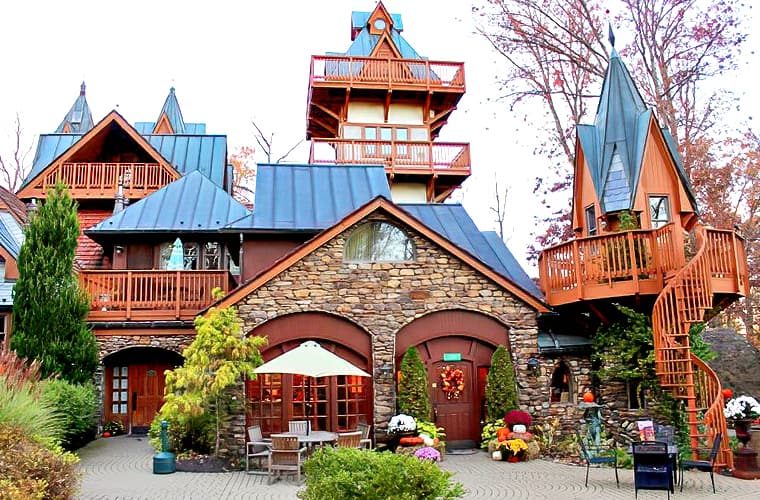 Landoll's Mohican Castle, Loudonville