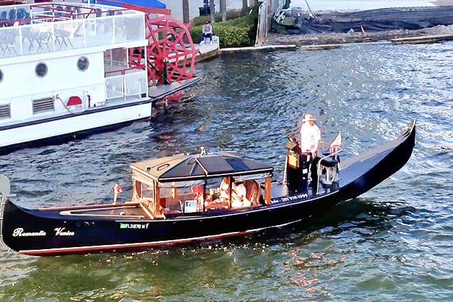 Las Olas Gondola Tours