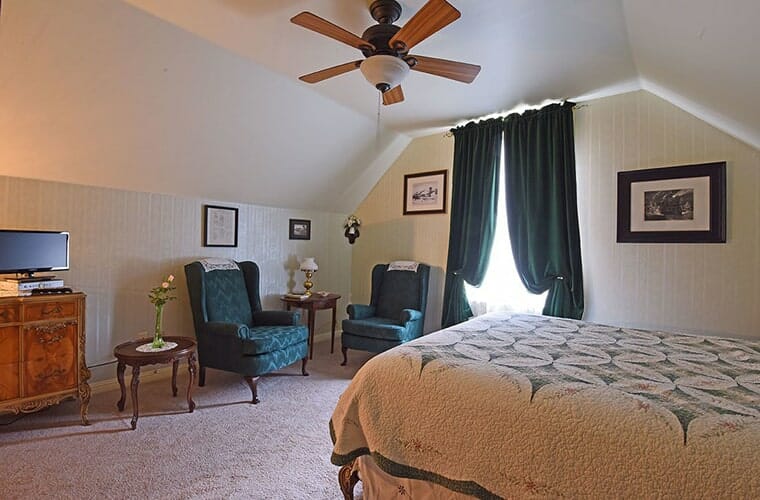 B Street House Bed And Breakfast