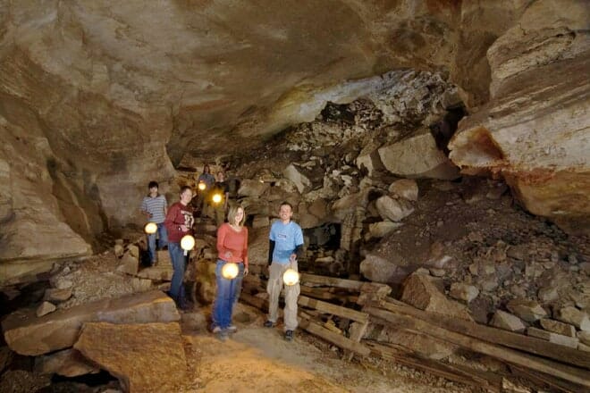 Cave of the Winds Mountain Park