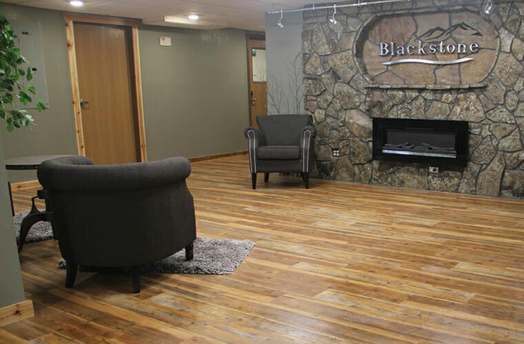 Blackstone Lodge And Suites