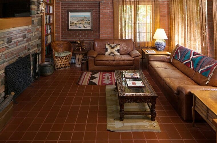 Casa Blanca Inn and Suites