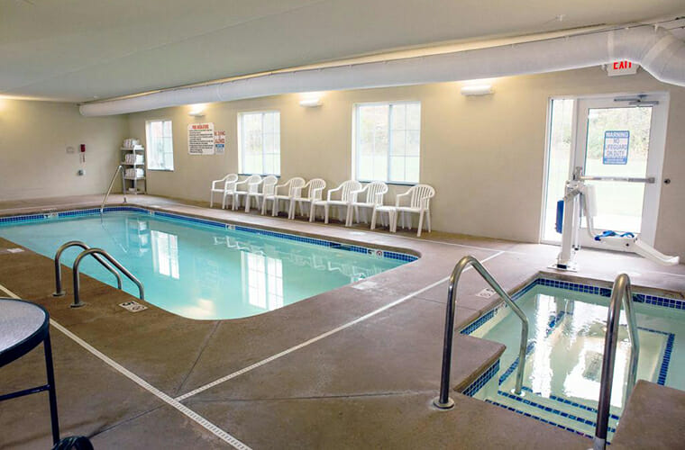 Cobblestone Hotel & Suites