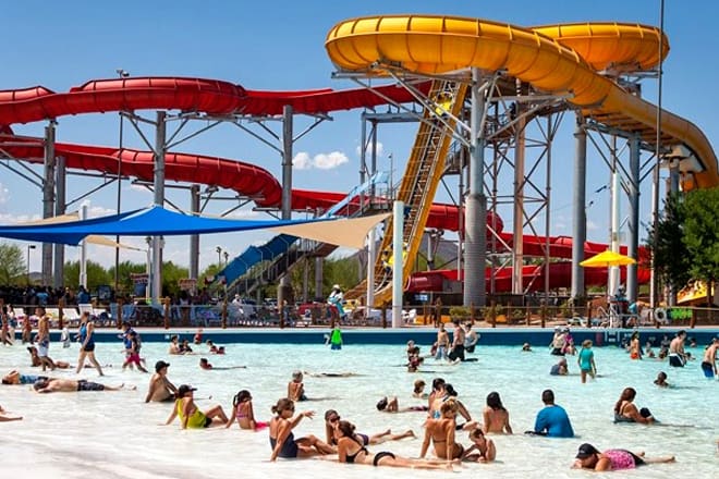 Hurricane Harbor Phoenix &mdash; Glendale