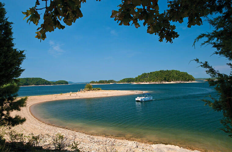 Lake Ouachita Beach &mdash; Mountain Pine