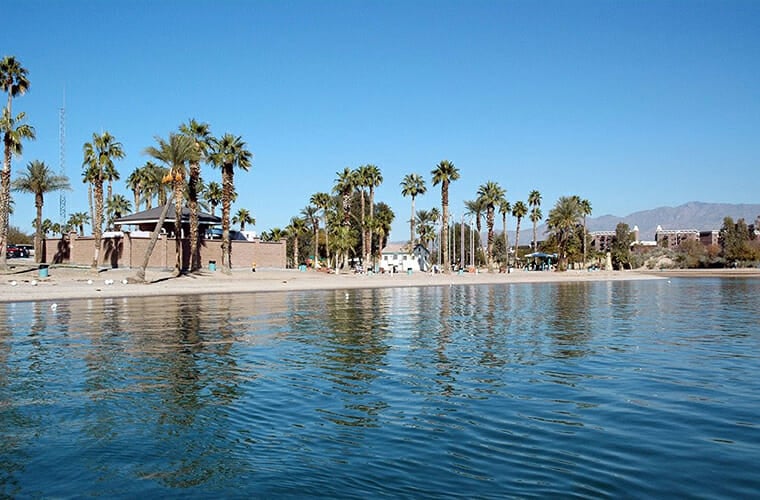 London Bridge Beach &mdash; Lake Havasu