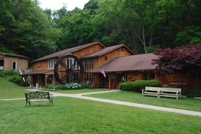 Lost World Caverns &mdash; Lewisburg
