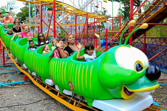 Santa&rsquo;s Village Azoosment Park &mdash; East Dundee