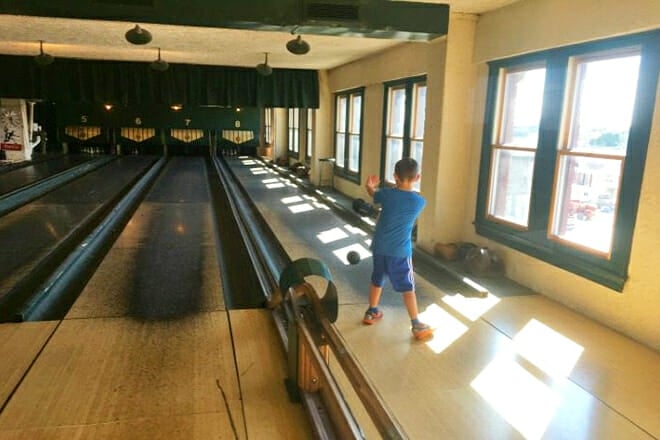 Atomic Bowling Duckpin &mdash; Fountain Square