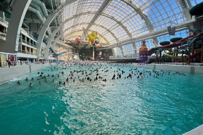 dreamworks indoor water park