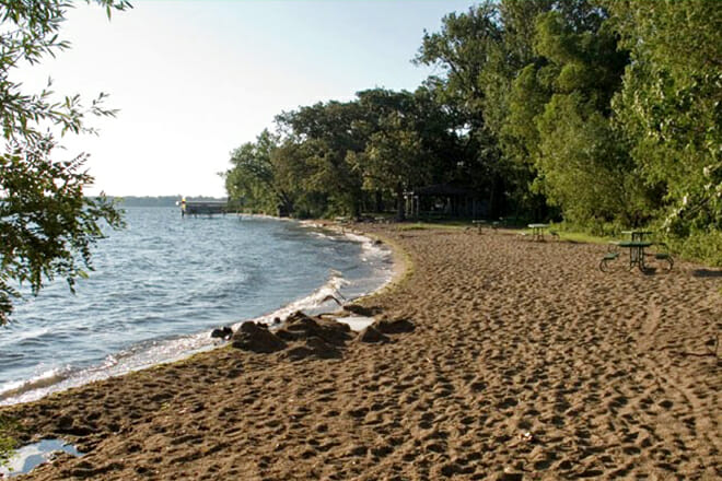 Gull Point State Park Beach &mdash; Milford