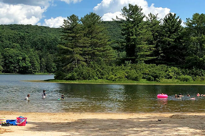 Lake Sherwood &mdash; White Sulphur Springs