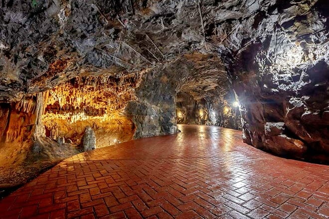Luray Caverns — Luray