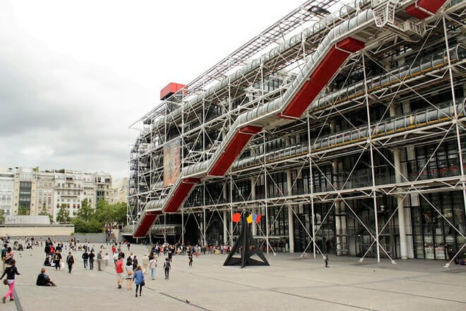 Pompidou Centre &mdash; Place Georges-Pompidou