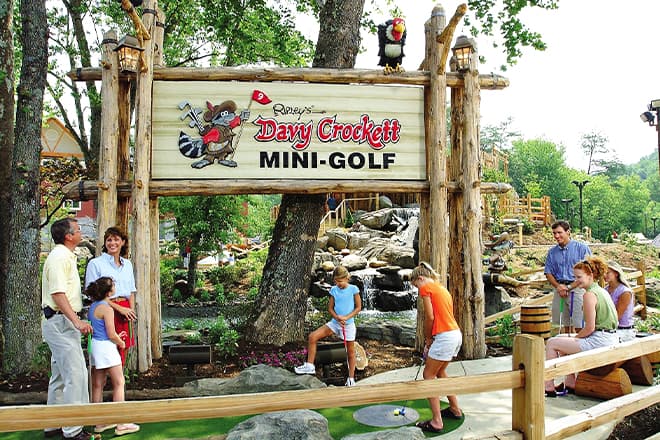 Ripley&rsquo;s Davy Crockett Mini Golf &mdash; Downtown Gatlinburg