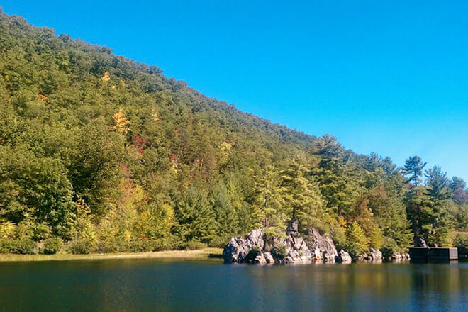 Rock Cliff Lake &mdash; Lost River