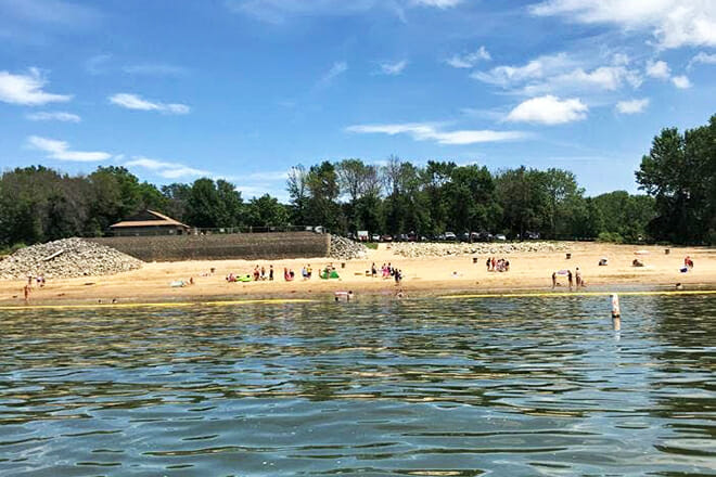 Whitebreast Beach &mdash; Knoxville