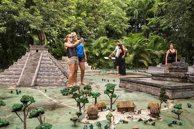 Discover Mexico Park