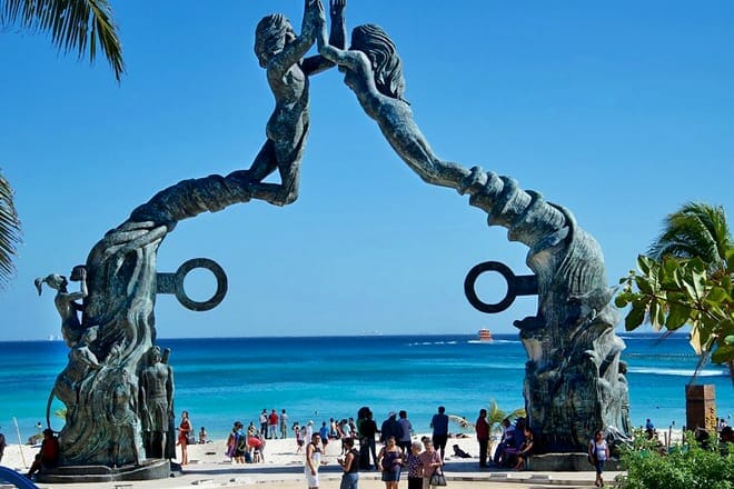 Parque Los Fundadores — Downtown Playa del Carmen