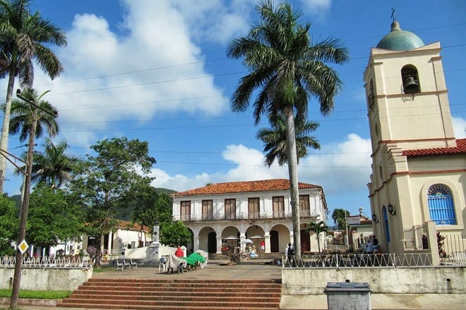 Salsa Classes &mdash; Vi&ntilde;ales
