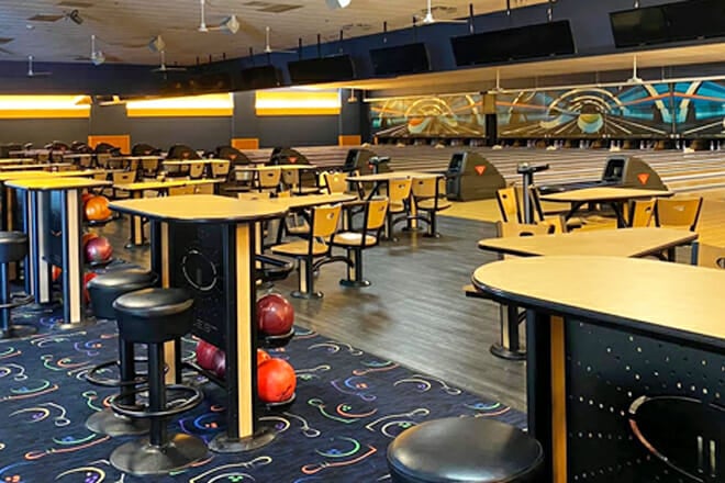 Station 300 Bowling Lanes &mdash; Bluffton