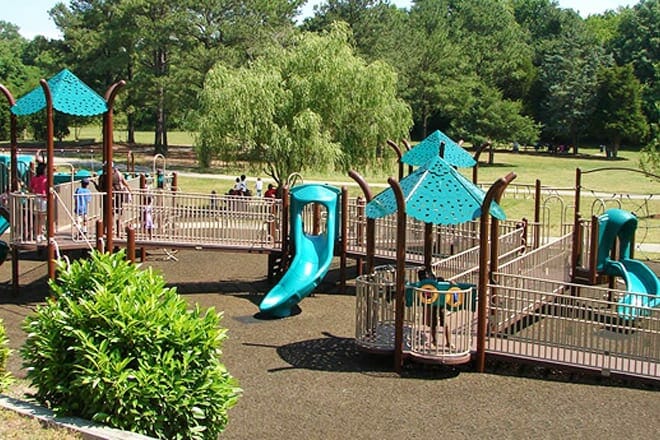 Three Lakes Nature Center & Aquarium