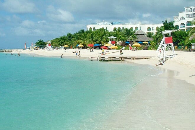 Doctor&rsquo;s Cave Bathing Club