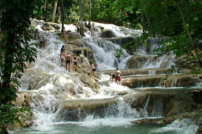 Dunn&rsquo;s River Falls and Park