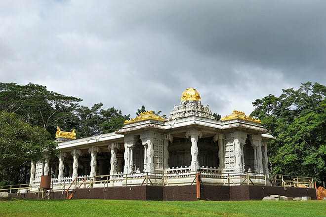 Kauai&rsquo;s Hindu Monastery &mdash; Kapaʻa
