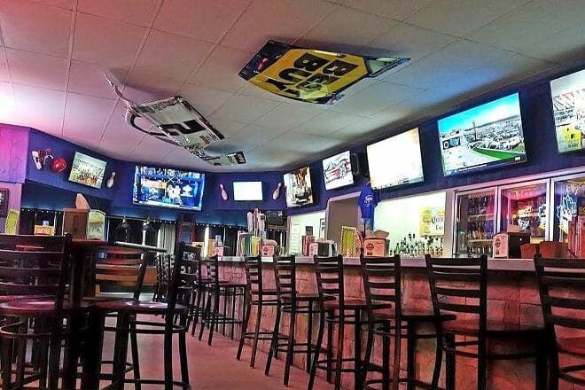 Lakeview Lanes & The Foul Line Sports Bar &mdash; Tupper Lake