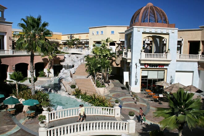 Puerto Paraiso Mall
