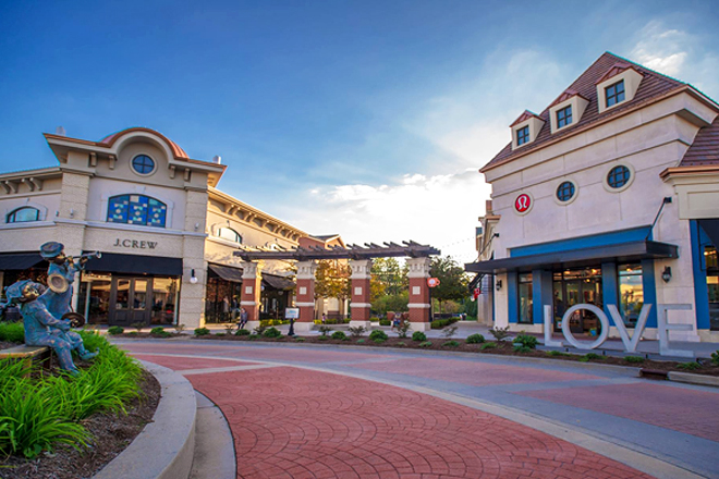 The Promenade At Chenal Shopping Center