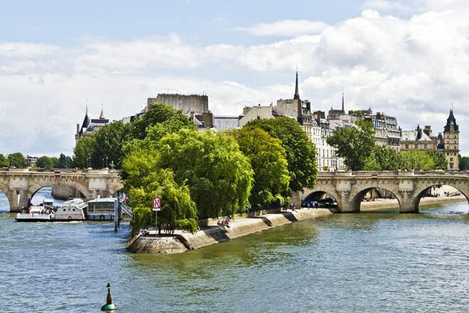 &Icirc;le De La Cit&eacute;