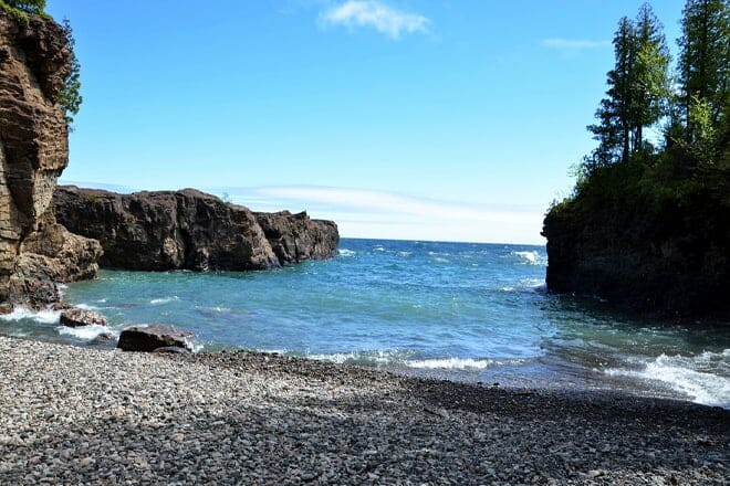 Black Rocks Beach &mdash; Marquette