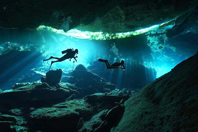 Cenotes Dos Ojos