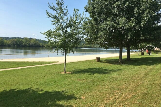 Cheatham Dam Right Bank Beach &mdash; Tennessee